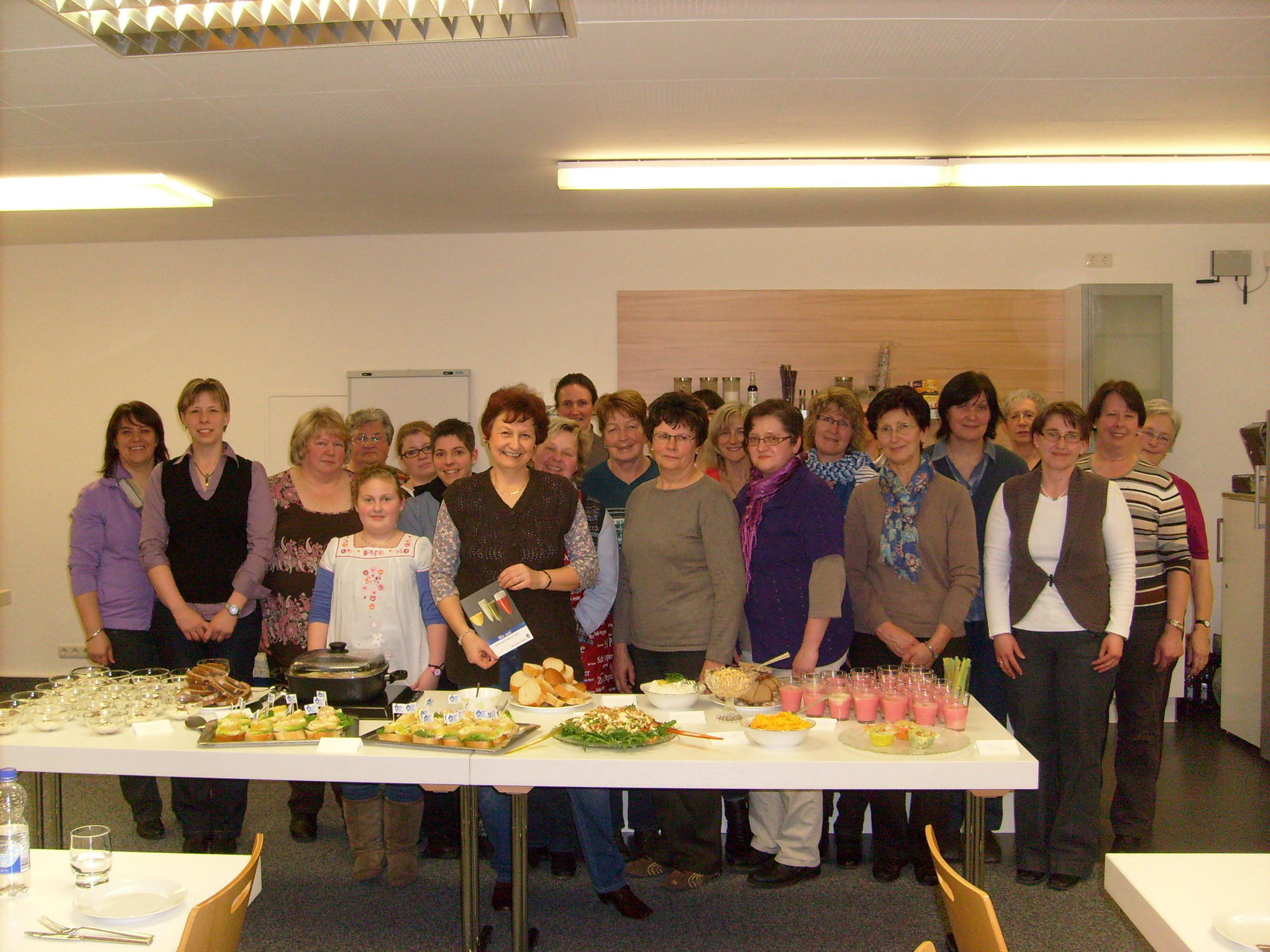 ZOTT öffnet Türen für Mertinger Landfrauen - b4bschwaben.de