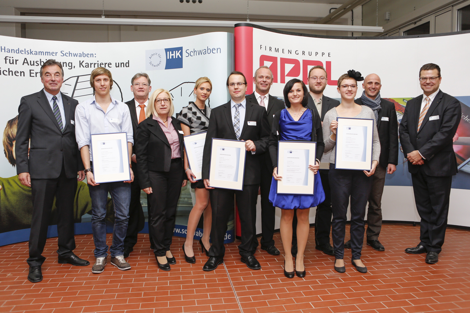 Ehrung der bayernweit besten in den IHK-Abschlussprüfungen - b4bschwaben.de