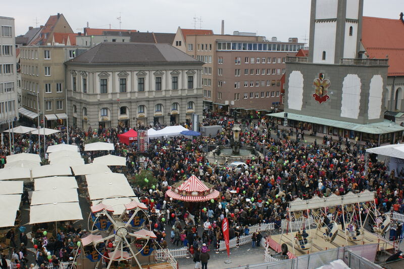 Michele schlägt Deifele: Turamichele-Fest - Augsburg - B4B Schwaben