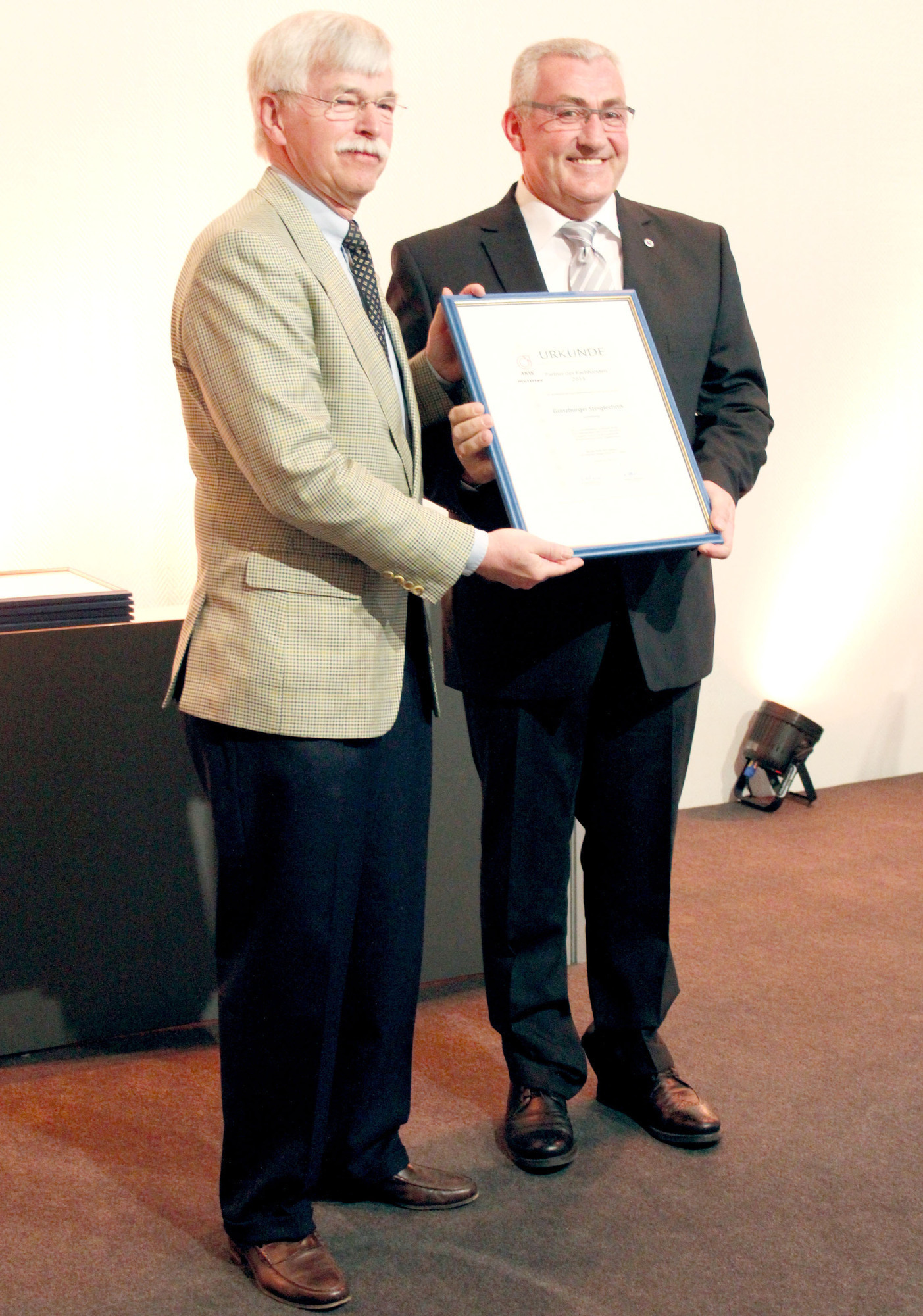 Günzburger Steigtechnik: Erfolg seit zwölf Jahren ungebrochen ...