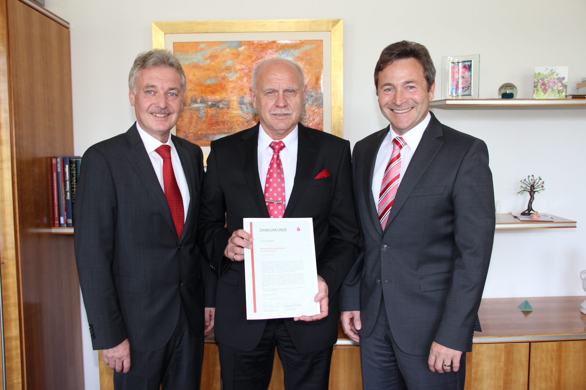 SSK Dillingen ehrt Direktor Holzmann für 50 Jahre Treue - b4bschwaben.de