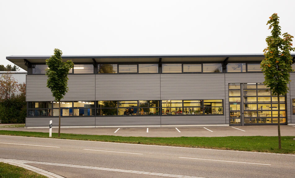 Pester eröffnet Ausbildungs-Zentrum im Unterallgäu - Memmingen ...