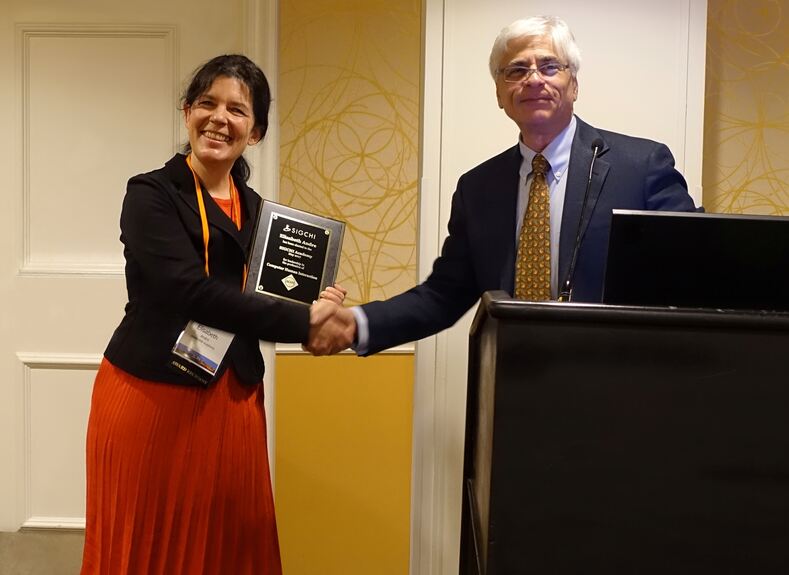 Universität Augsburg: Hohe Auszeichnung für Prof. Dr. André - Augsburg ...