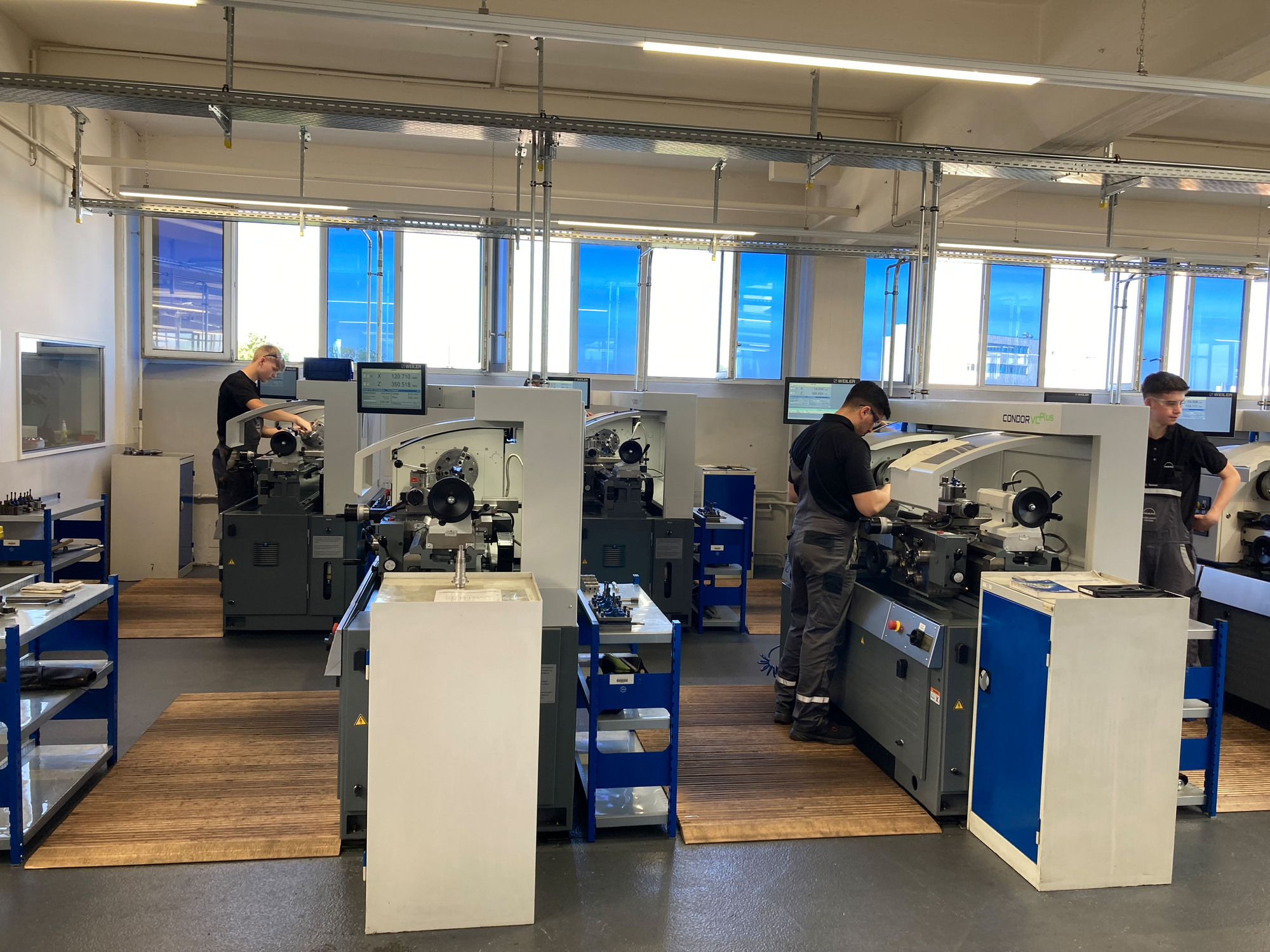 MAN und Renk investieren 4,4 Millionen in Ausbildung - b4bschwaben.de